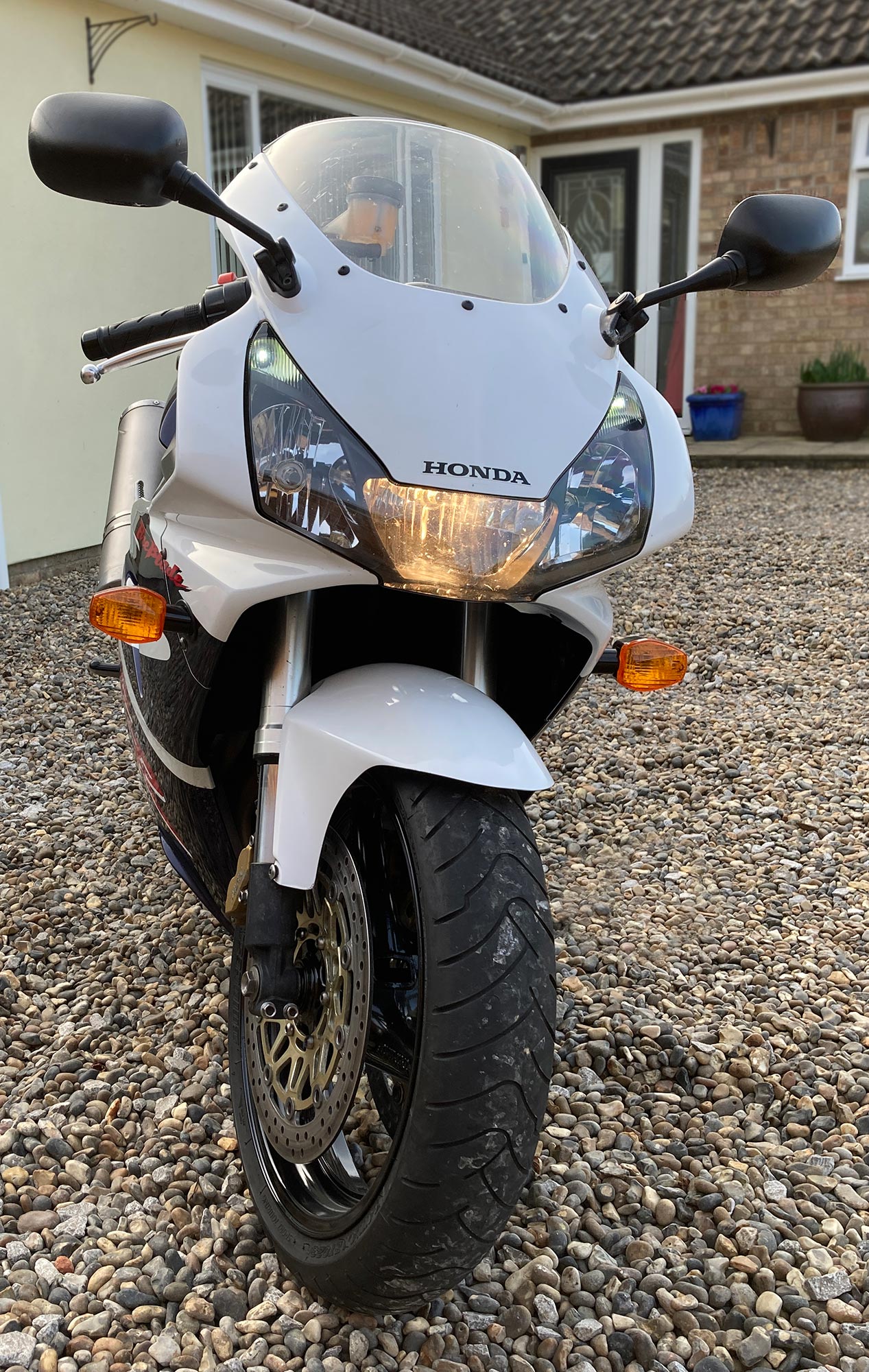 Editors Fireblade 954 CBR900RR - Two Wheel Cool